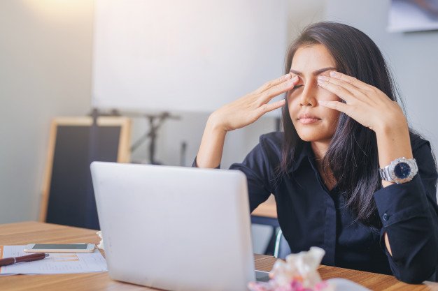 Eye strain: 4 easy ways to relief your eye strain while working on computer